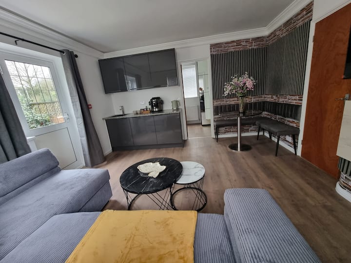 Apartment Sleeps 4 With Enclosed Garden - Watford
