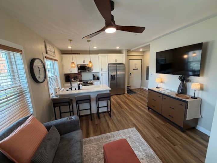 Downtown Apartment New & Modern Premium Stay - グリーン・ベイ, WI