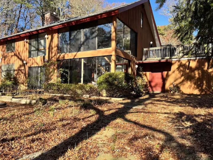 Modern Cabin Retreat Walk To Craigville Beach - Barnstable, MA