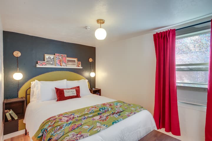 Chic, Central Spokane Apt For Couples & Solo Stays - Spokane, WA