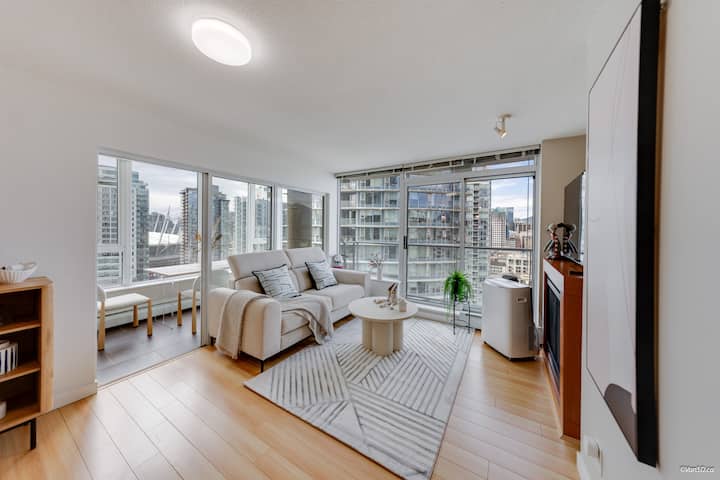 Bright Downtown Retreat | 2br 2ba - Vancouver