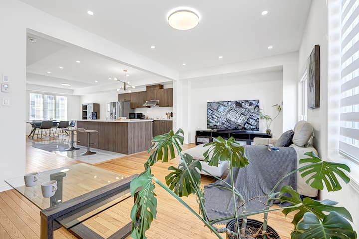 Elegant 4br Home • Family Friendly • Richmond Hill - Markham