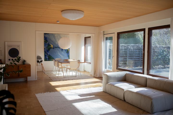 Spacious 70s Nordic Home | Private Sauna & Garden - Helsinki