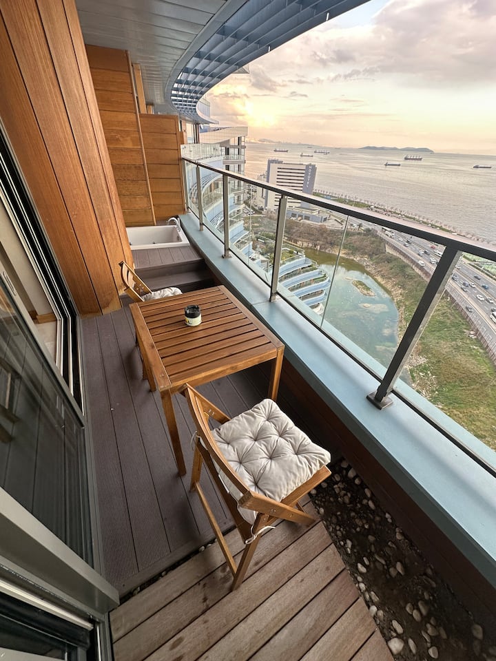 ‘Jakuzili Müthiş Manzaralı Suit’ - Istanbul