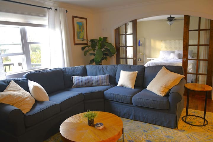 The Fifth Ward Flat - Newport, RI