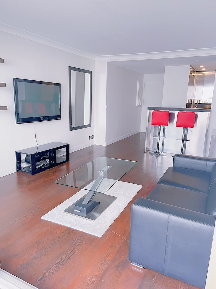 Calm Corner Au Champs-elysées Paris 8e - Párizs