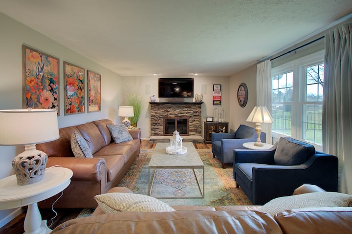 This House Has It All! Big! Beautiful! Convenient! - Canton, OH