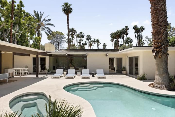 Mid-century Villa W/ Pool, Near El Paseo Shopping - Palm Desert, CA