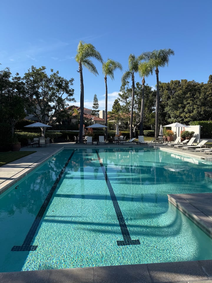 Newport Beach Retreat • Pool, Hot Tub & Back Bay - Newport Beach, CA