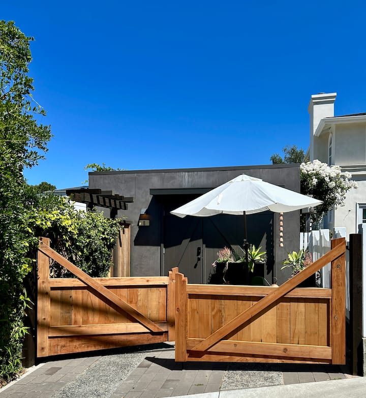 Boutique Studio Retreat ~ Steps To Shops & Dining - San Rafael, CA
