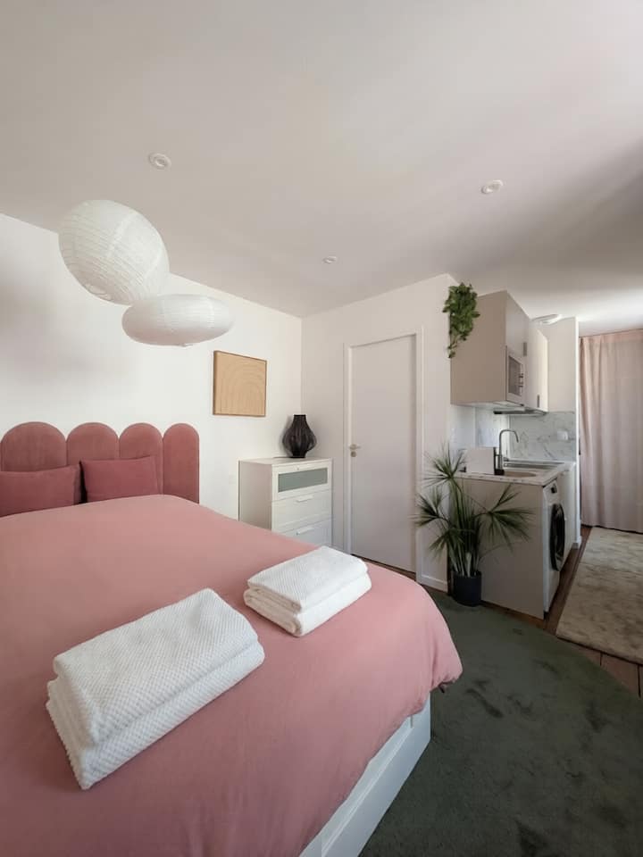 Charmant Studio - Calme & Lumineux - Centre Ville - Saint-Aubin-du-Cormier