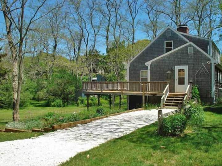 Relax & Enjoy The Garden House 1693 - Wellfleet, MA