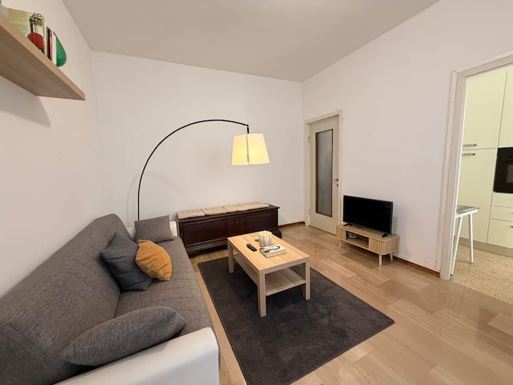 [Stazione - Centro] Appartamento Moderno - Pavie