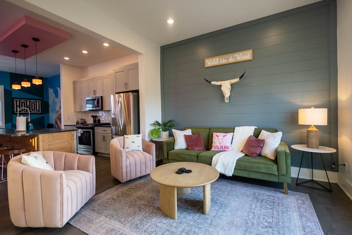Good Vibes |Sleeps 8| Modern & Prime Location - Nashville, TN