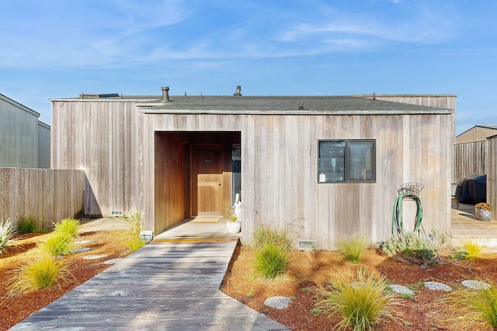 Ocean View Home With Stone Fireplace, Dog-friendly - Gualala, CA