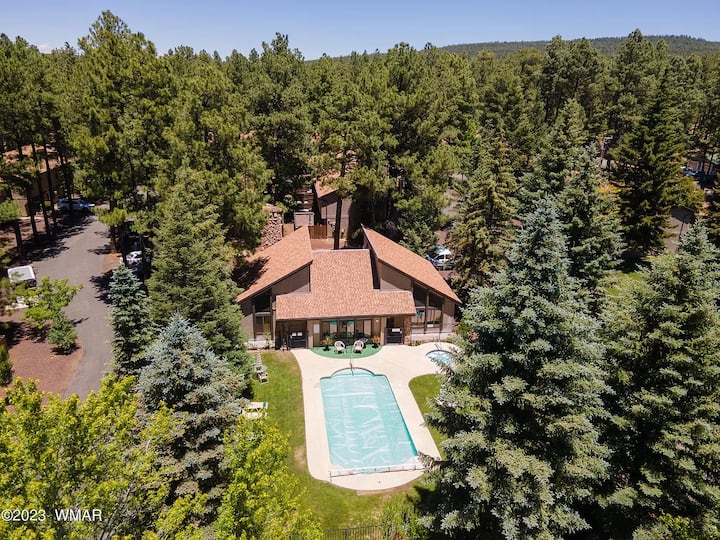 Escape The Heat - Pinetop Condo W/ Pool - Pinetop-Lakeside, AZ