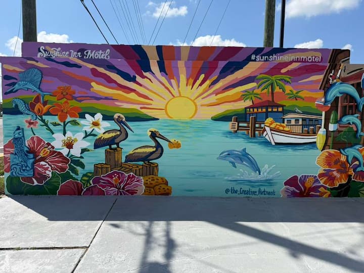 Tarpon Springs Escape Sunshine Inn Motel - Tarpon Springs, FL