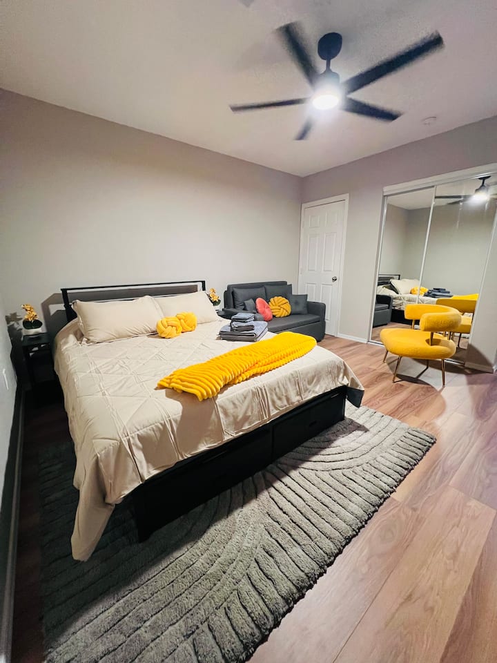 Charming Gold Suite | Entire Guest Unit-tempe /Asu - Tempe, AZ
