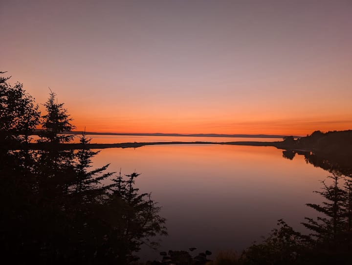 Nena’s Getaway - Spectacular Pond And Ocean Views - Newfoundland and Labrador