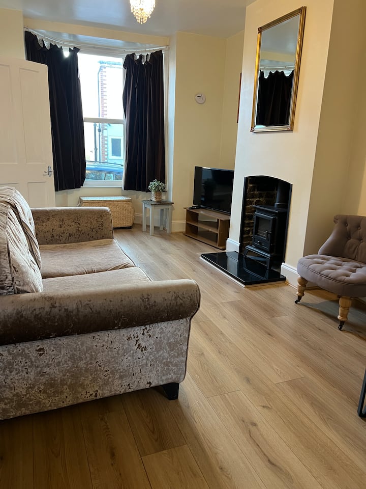 Charming Whole Home In The Heart Of Canterbury - Canterbury