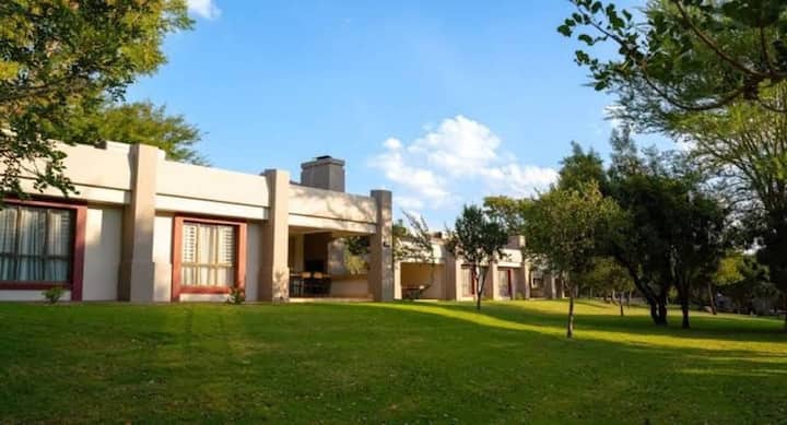 Sun City Aviary 2br Retreat | Home Away From Home - Sun City