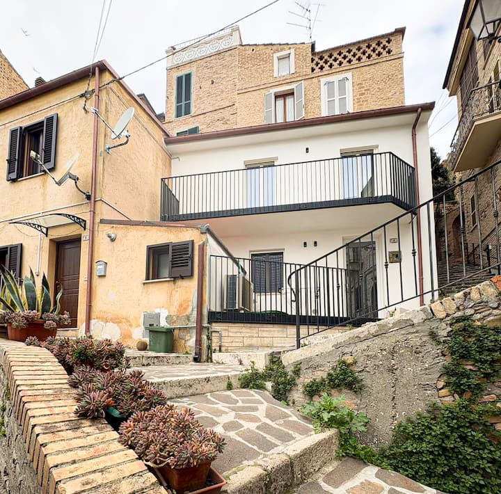 Vicolo 3 | Architectural Escape | Hillside Relax - San Benedetto del Tronto