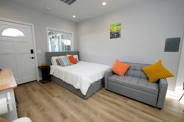 Cozy Garden Retreat  Modern Studio  Patio  Parking - Los Gatos, CA