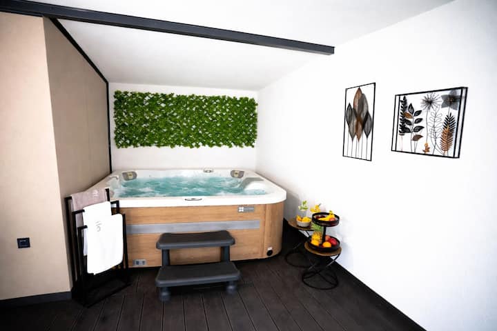 Maison Aurora With Jacuzzi (124561-k1) - Vodice