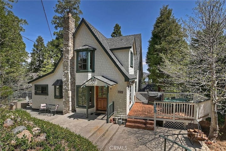 Holiday Bear Cabin - Lake Arrowhead, CA