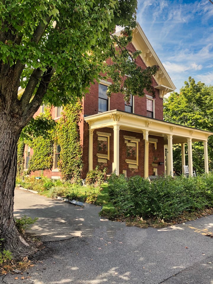 Tahanto Street - Pembroke, NH