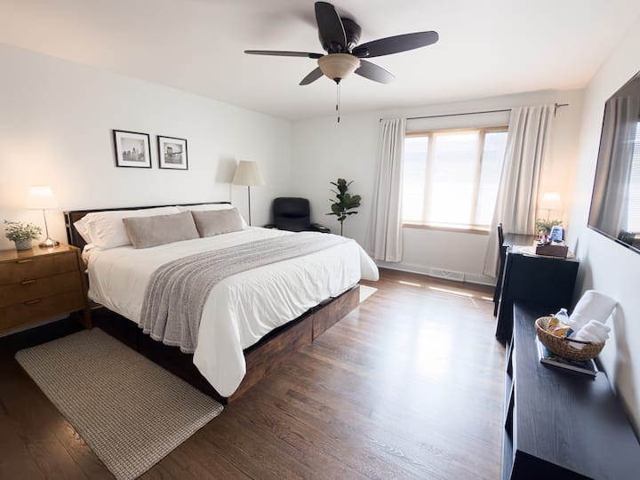Near Ohare | King Bed+full Bathroom+parking - Des Plaines, IL