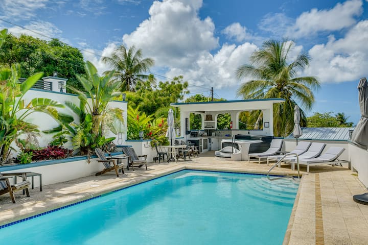 Resort-style Living Near Shore! Vieques Retreat - Vieques
