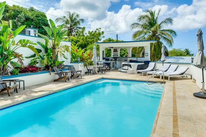 Walk To Beach! Vieques Casita W/ Pool Access - Vieques