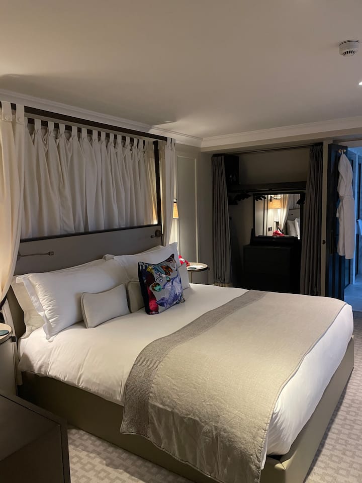 Gorgeously Decorated Flat In Surrey! - Woking