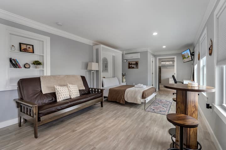 Petite Retreat At Harpers Ferry - Harpers Ferry, WV