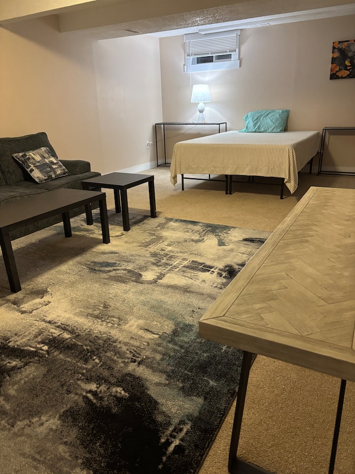 Big Room In A House Near Dtc - Highlands Ranch, CO