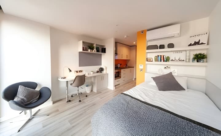 Student Only Lovely Studios At 123 York Street - Belfast