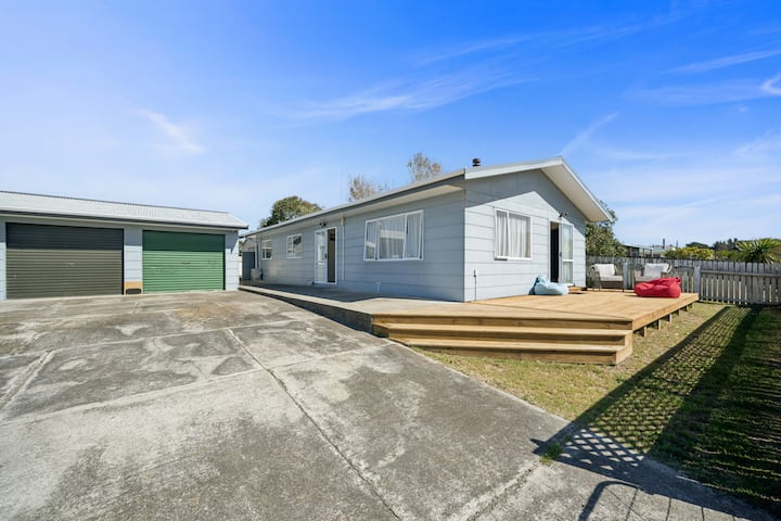 Bach To The Beach - Foxton Beach Holiday Home - Foxton