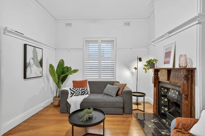 Cottage In Leichhardt With Parking - Camperdown