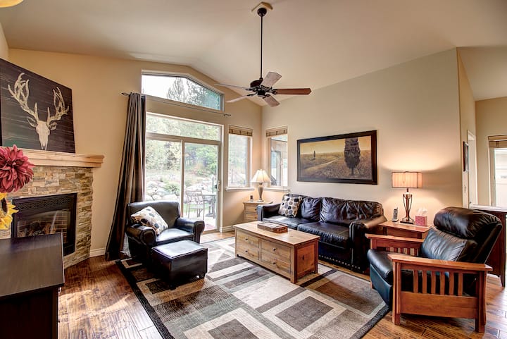 Amazing 3 Bed Home Close To Glacier National/pool - Columbia Falls, MT