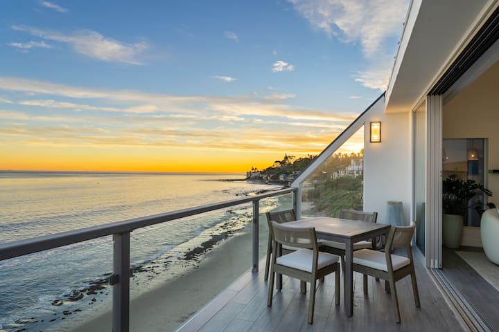 Luxe Beachfront Retreat - Private Beach Access! - Malibu