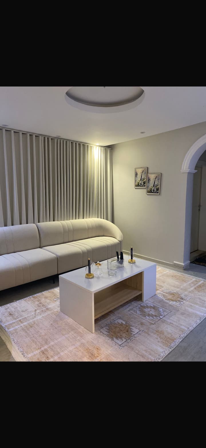 شقة كبيرة غرفتين وصالة ودورتين مياة بدخول ذكي - Eritrea