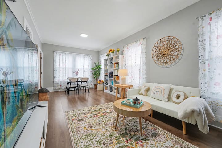 Cozy And Quiet 1b1b Home Away From Home - Rochester, NY