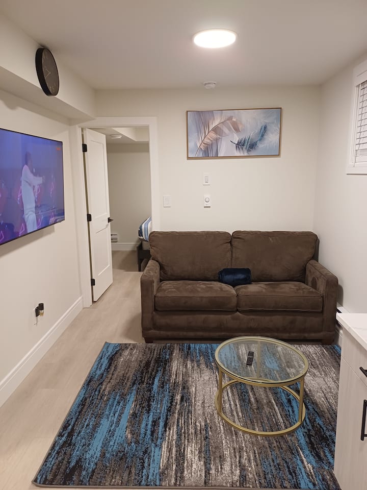 The Oasis – Comfy 1br Basement Suite - Saskatoon