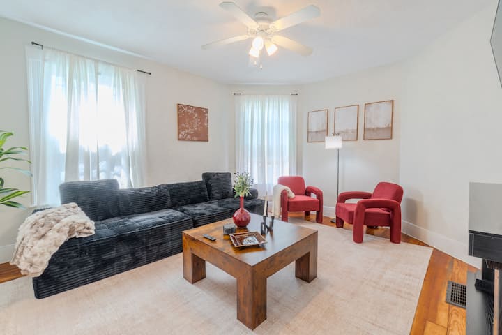 14 Bed 4 Floor Spacious Paradise, 5 Mins To Tufts - Boston, MA