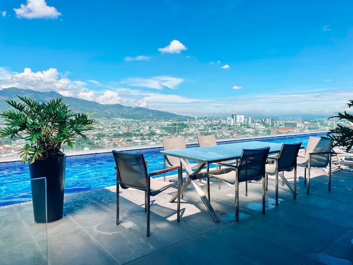 Modern 12th Floor | Views + Pool & Gym - Costa Rica