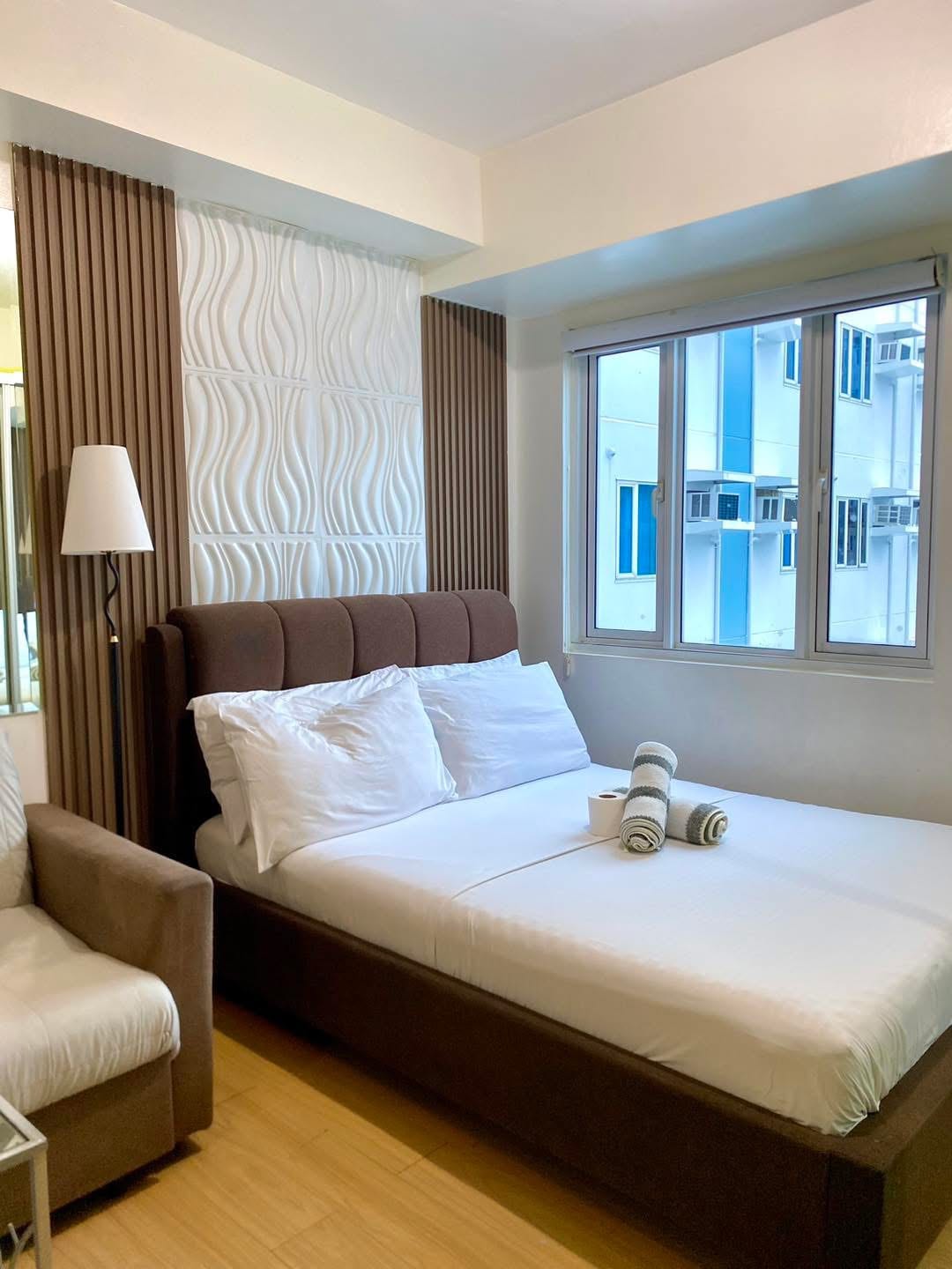 City View w/ Games | Netflix | Kitchen | Pool - Guesthouses for Rent in ...