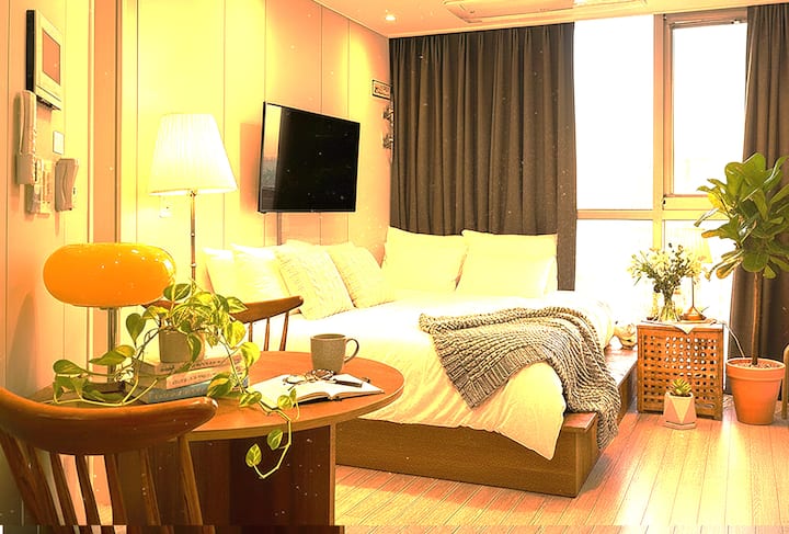 [바비(Bobby)의 방] 오션뷰|Lp 음악·빔프로젝터 감성숙소|공항 15분 - South Korea