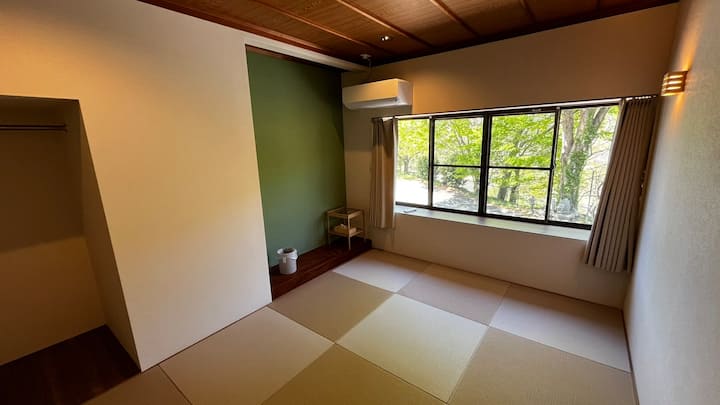 子どもも楽しめる屋内キッズスペース完備のカフェ併設型　旧旅館を再生したSakadone(けやき) - Ina