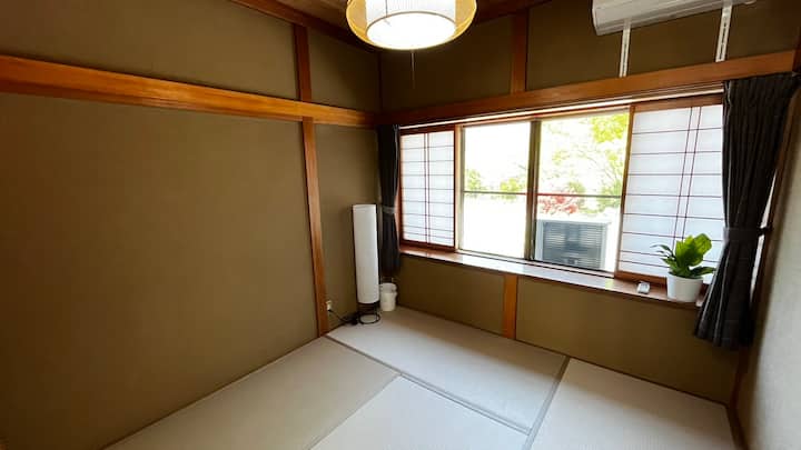 泊まれるカフェ　旧旅館を再生した宿　Sakadone - Ina